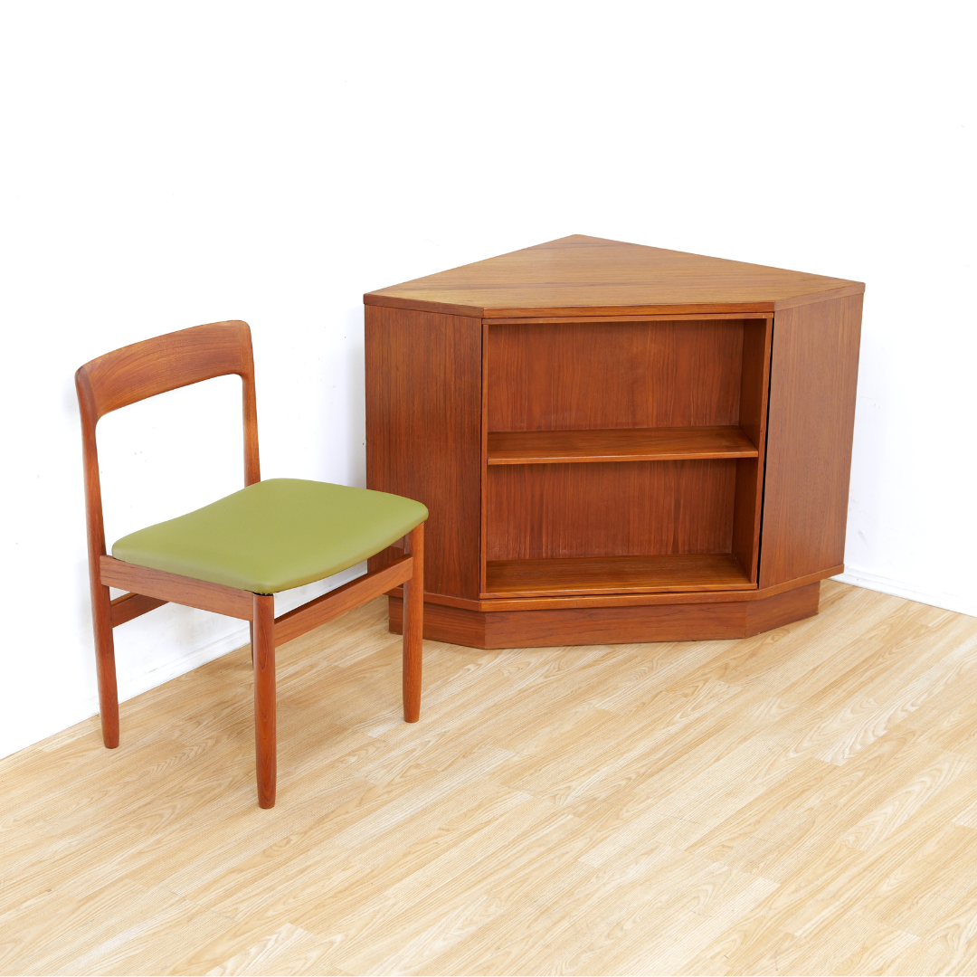 Danish Modern Revolving Corner Bar in Teak by Vildbjerg Mobelfabrik ...