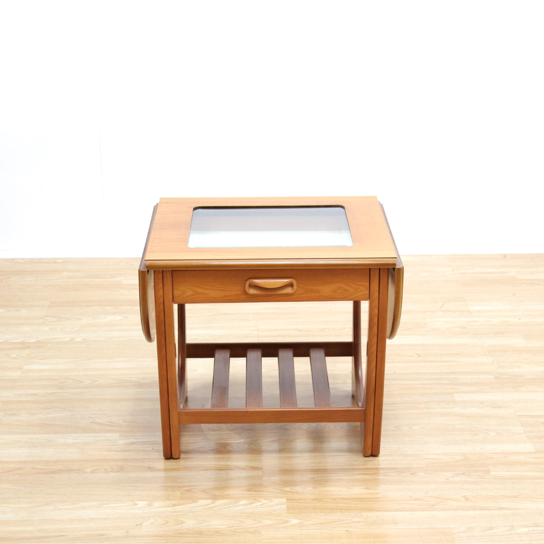 MID CENTURY TEAK SIDE TABLE WITH LEAVES BY G PLAN – kinetic modern